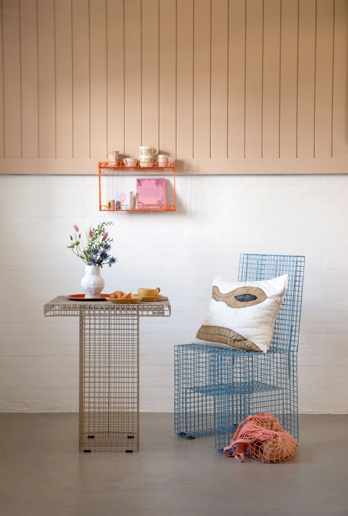 WIRE TABLE, Small | Kalager Design