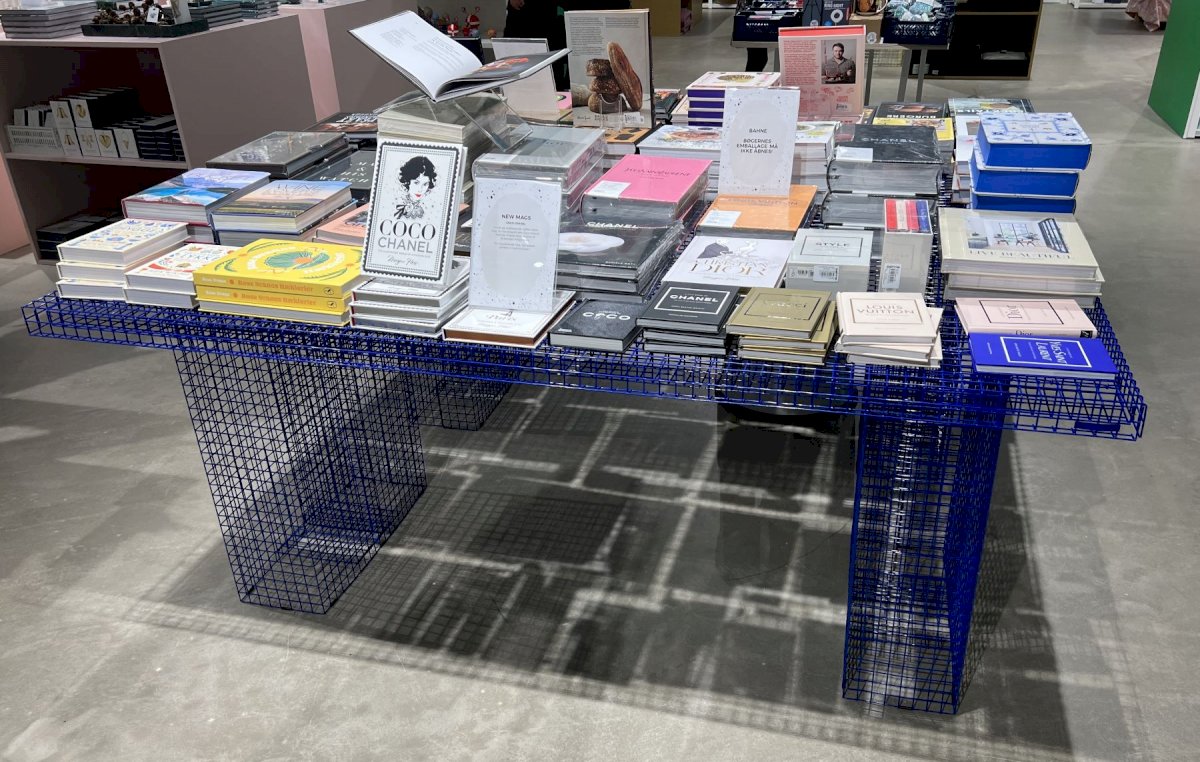 DINING TABLE – Elegant spisebord fra Kalager Design